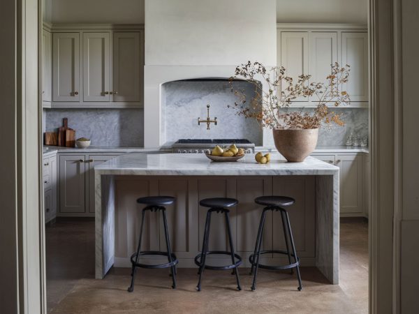 10 Tips for a Beautiful Kitchen Island - The Styled Abode